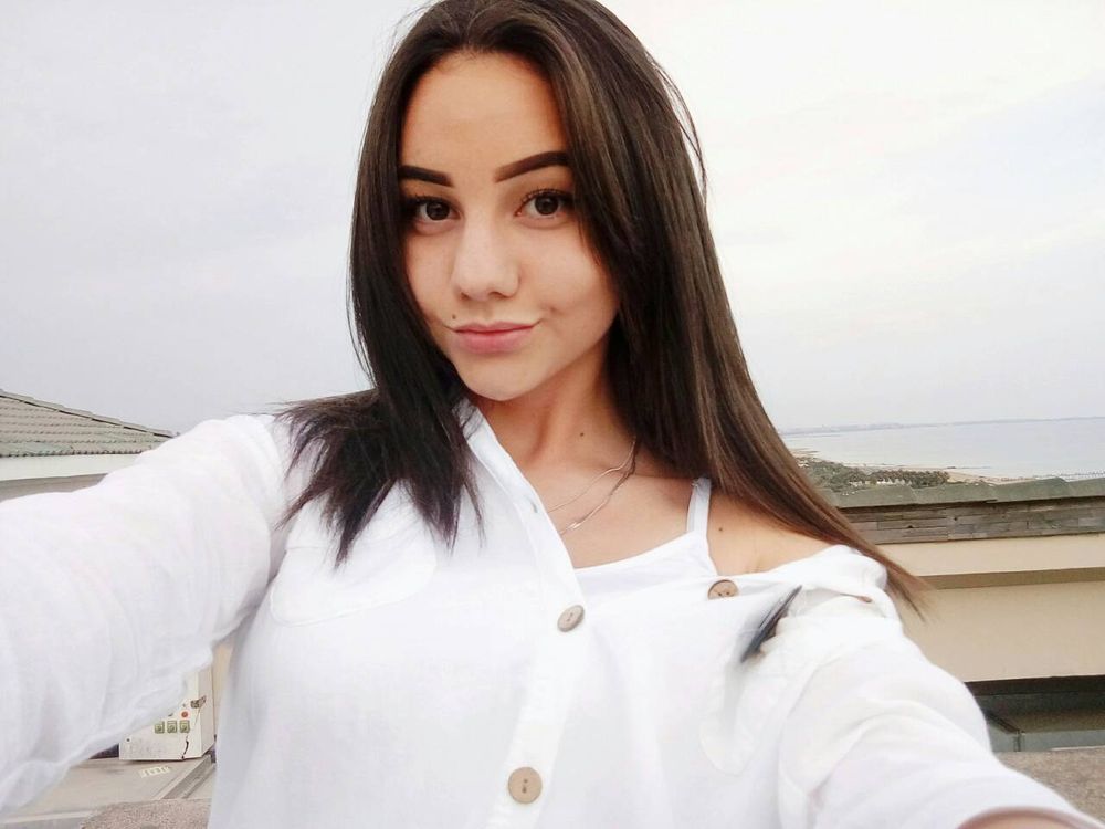 Kira cherry from Nikolaev (Ukraine), 25 years old -ID 102375