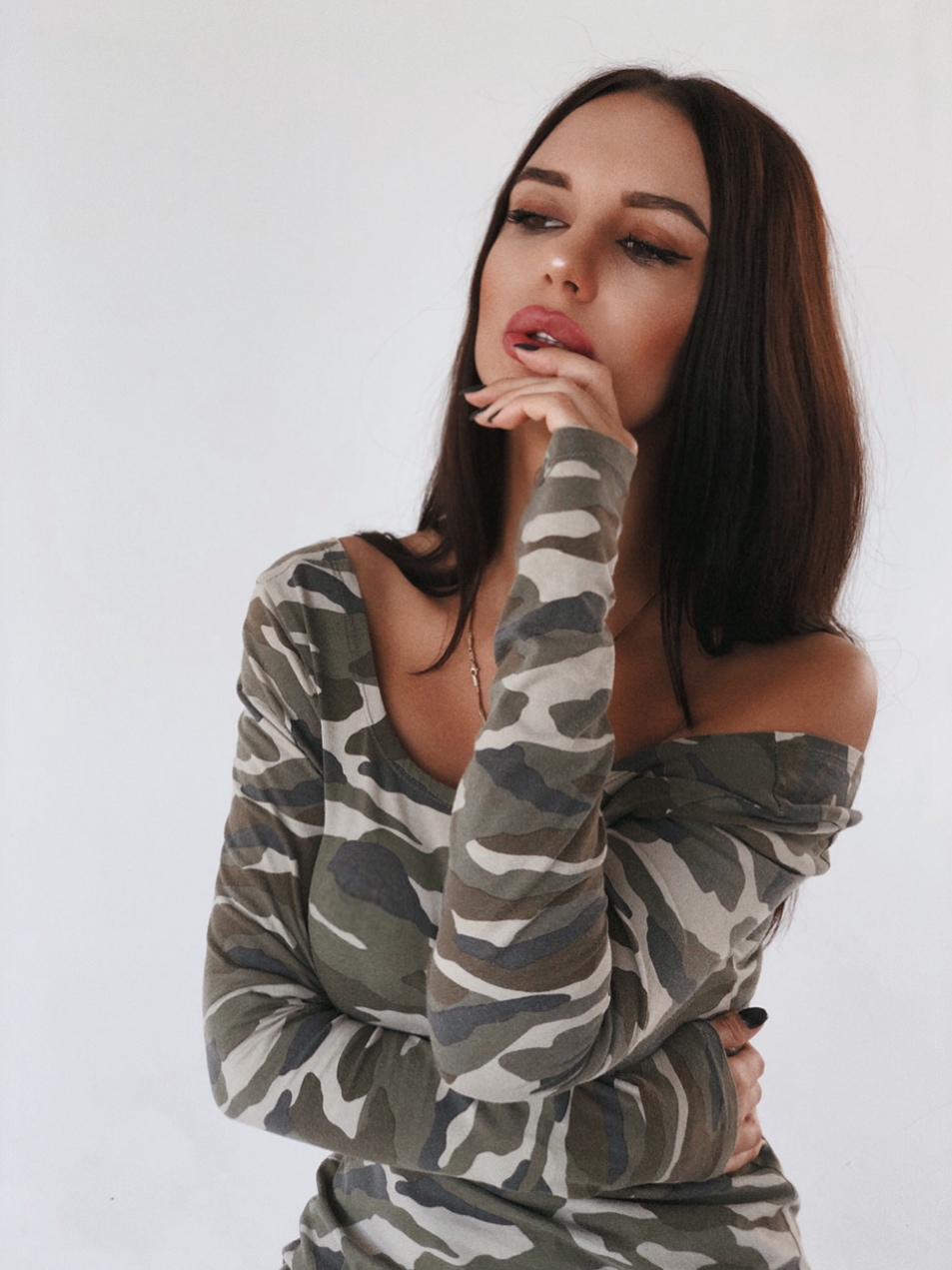 Nicole from (Ukraine), 28 years old -ID 104670